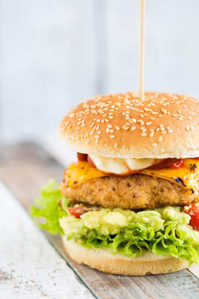Krokante kipburger met chipotle en guacamole - Simone's Kitchen