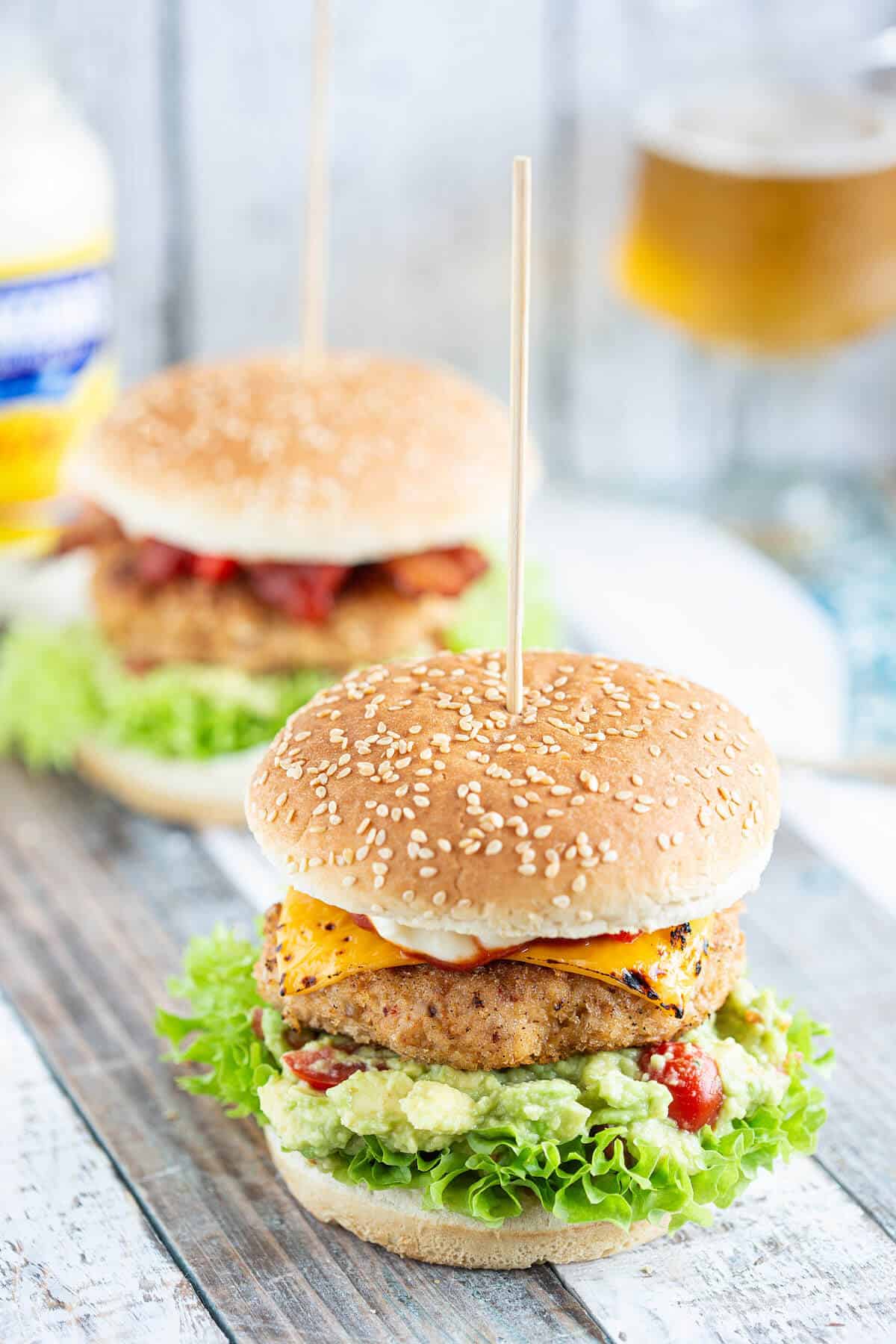 Krokante kipburger met chipotle en guacamole - Simone's Kitchen