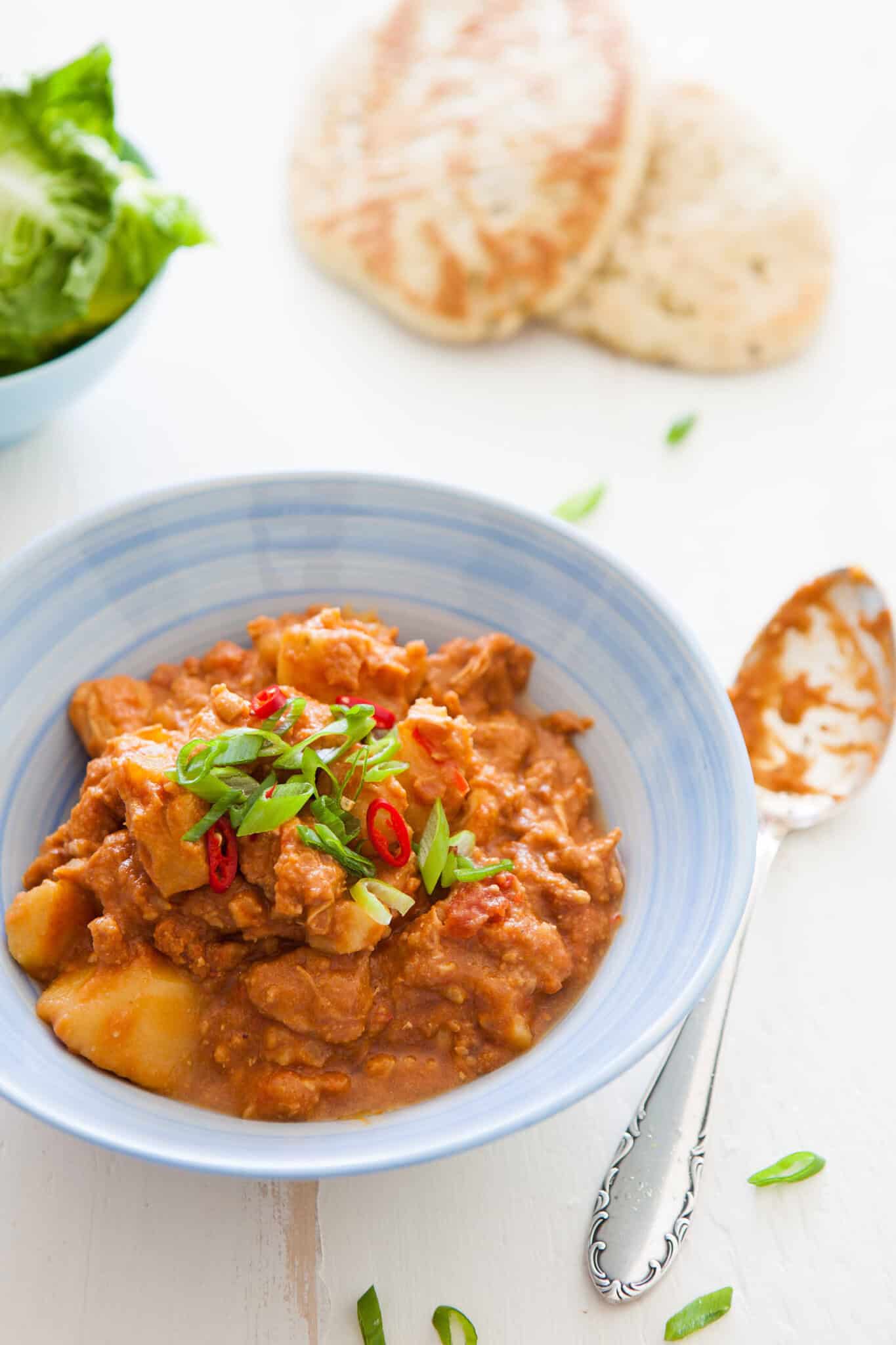 Slowcooker kip, aardappel en pinda stoofpot - Simone's Kitchen