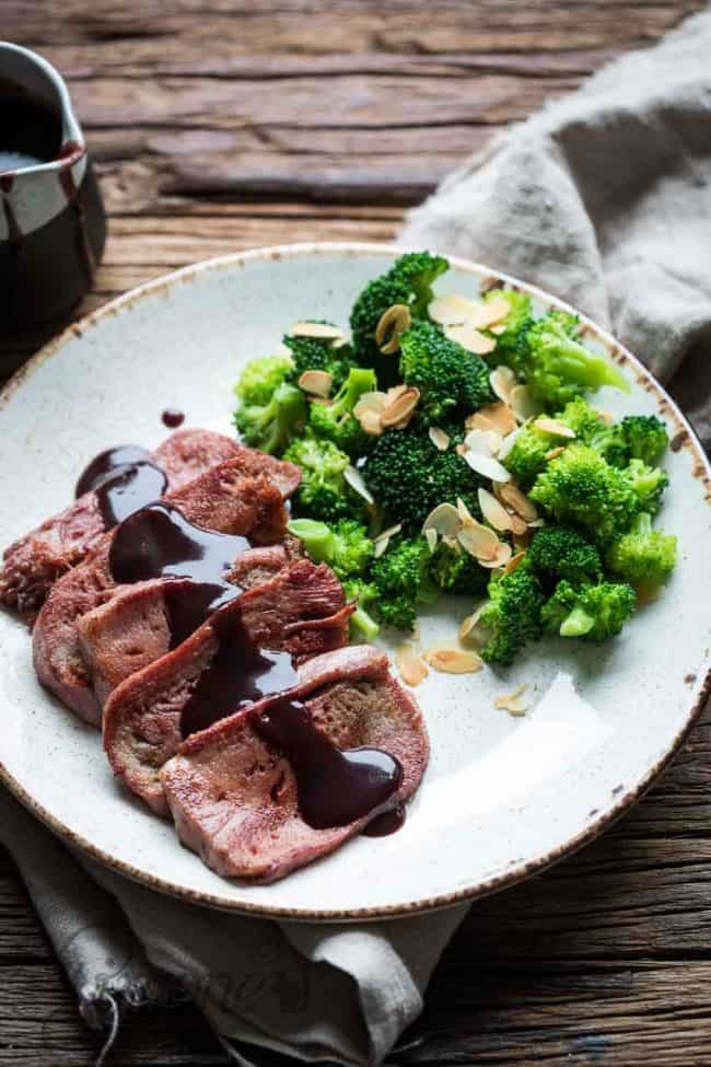 Dudefood: Kalfstong met rode portsaus - Simone's Kitchen