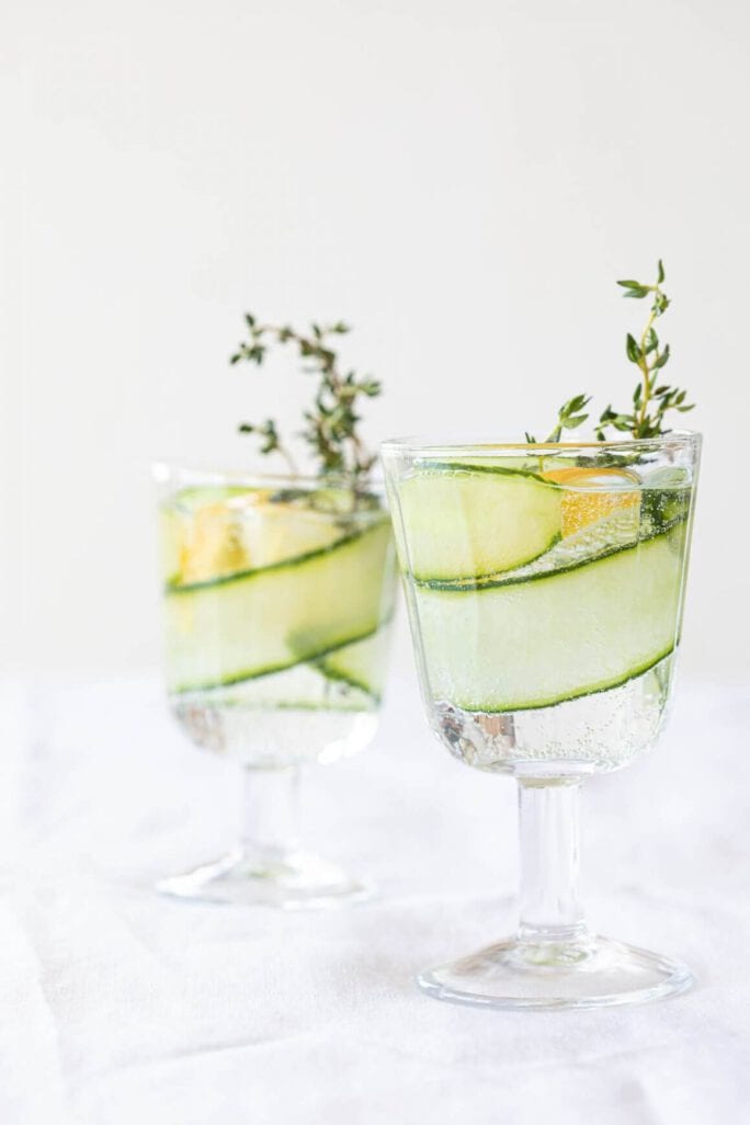 Fris water met komkommer, tijm en citroen - Simone's Kitchen