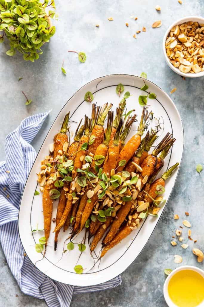 Geroosterde worteltjes met notencrumble - Simone's Kitchen