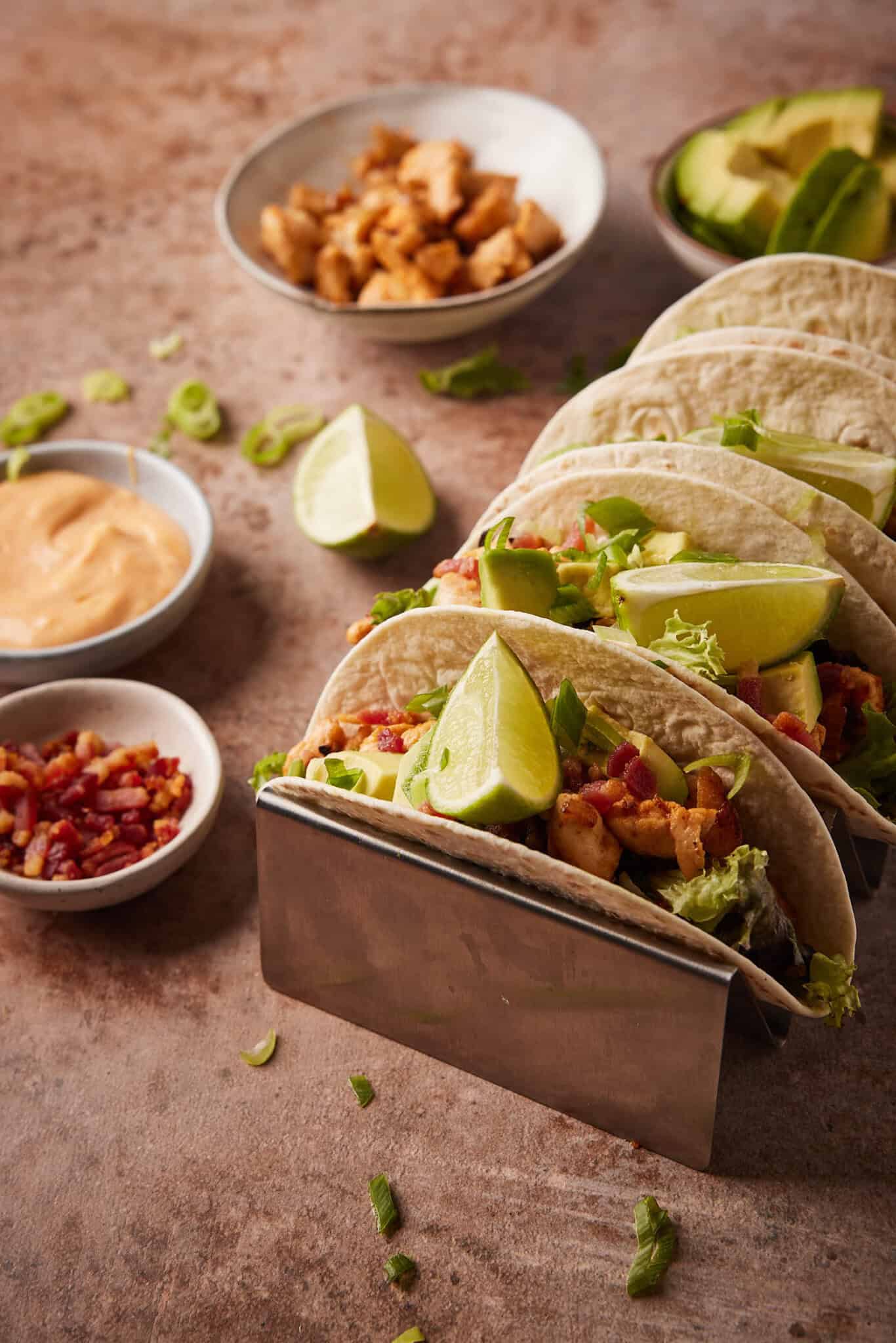 Taco's met kip, avocado en spekjes - Simone's Kitchen