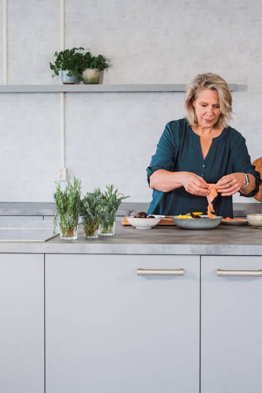 Pittige noedels met kip en pindasaus - Simone's Kitchen