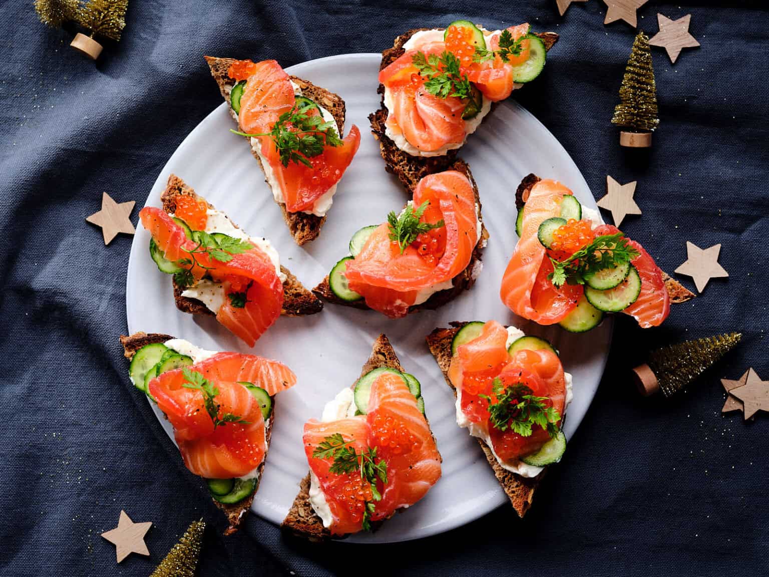 Hoe maak je gravad lax (ingelegde zalm) met biet - Simone's Kitchen